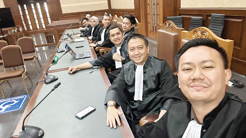 Dipercaya Tangani Perkara-Perkara Besar, Roy Riady Masuk Tim JPU Kasus ...