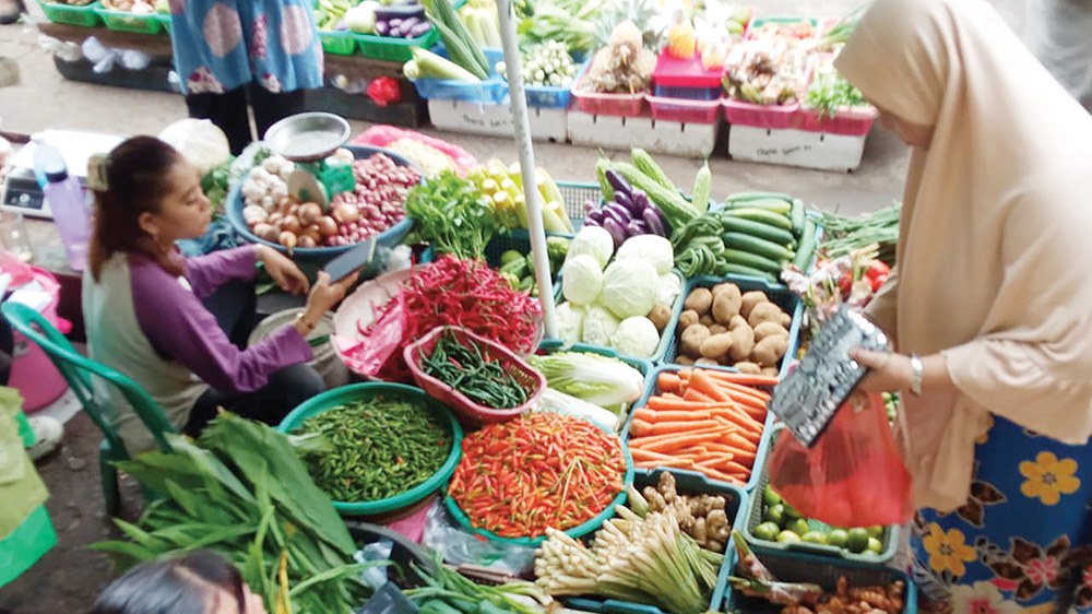 Harga Pangan di Pasar Km 5, Udang Masih Jadi Primadona