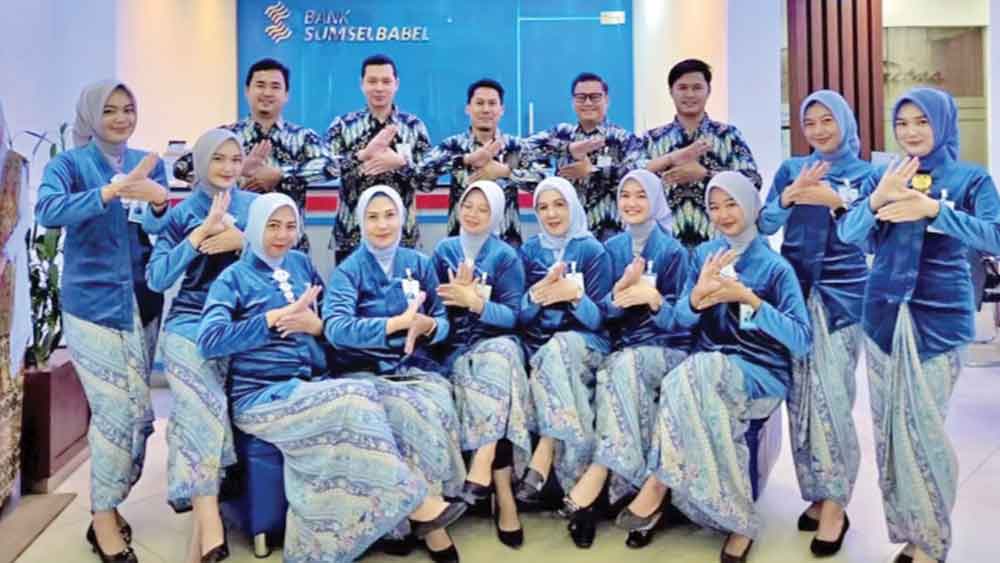 Tampilkan Pesona Kebaya-Beri Layanan KB Gratis, Peringatan Hari Kartini