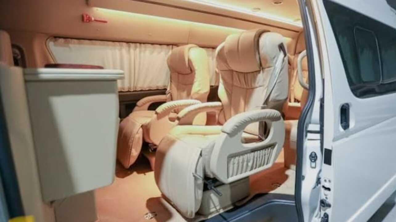 Mengulas Interior Toyota Hiace: Kabin Mewah, Pendingin Optimal dan ...