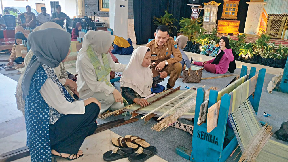 Songket Motif Biduk Cukit Khas OKI Siap Jadi Ikon Baru, Perpaduan ...