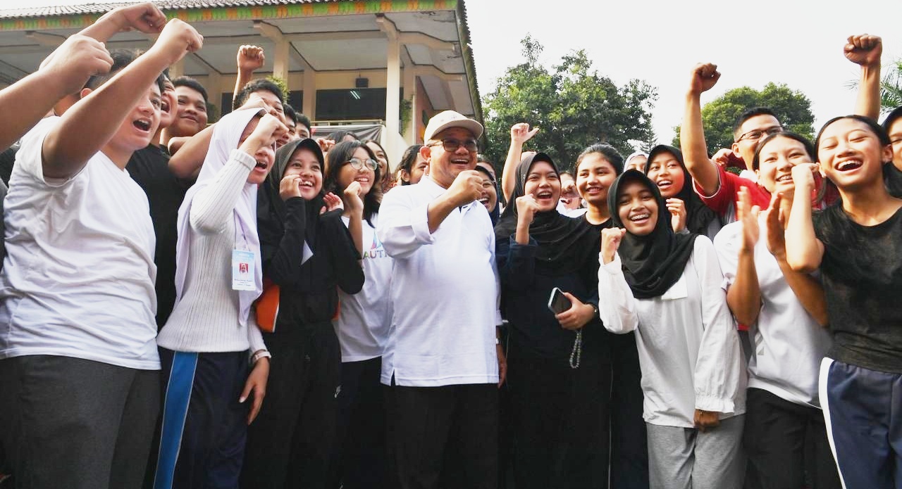 MPLS Ramah 2025 Resmi Dimulai, Mendikdasmen Tinjau Sekolah di Jakarta ...
