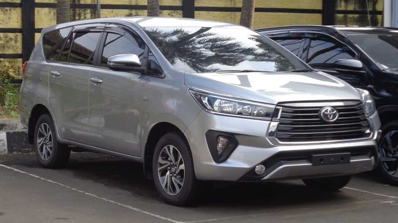 Beda Harga Innova Reborn Matic dan Manual Bekas, Siapa Paling Mahal ...