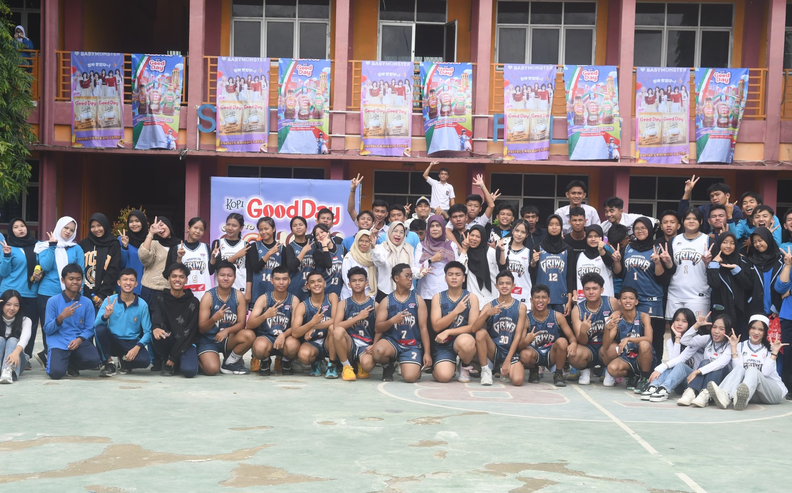 HEBOH BANGET! Halaman SMAN 2 Palembang Jadi Lautan Energi, Kopi Good ...