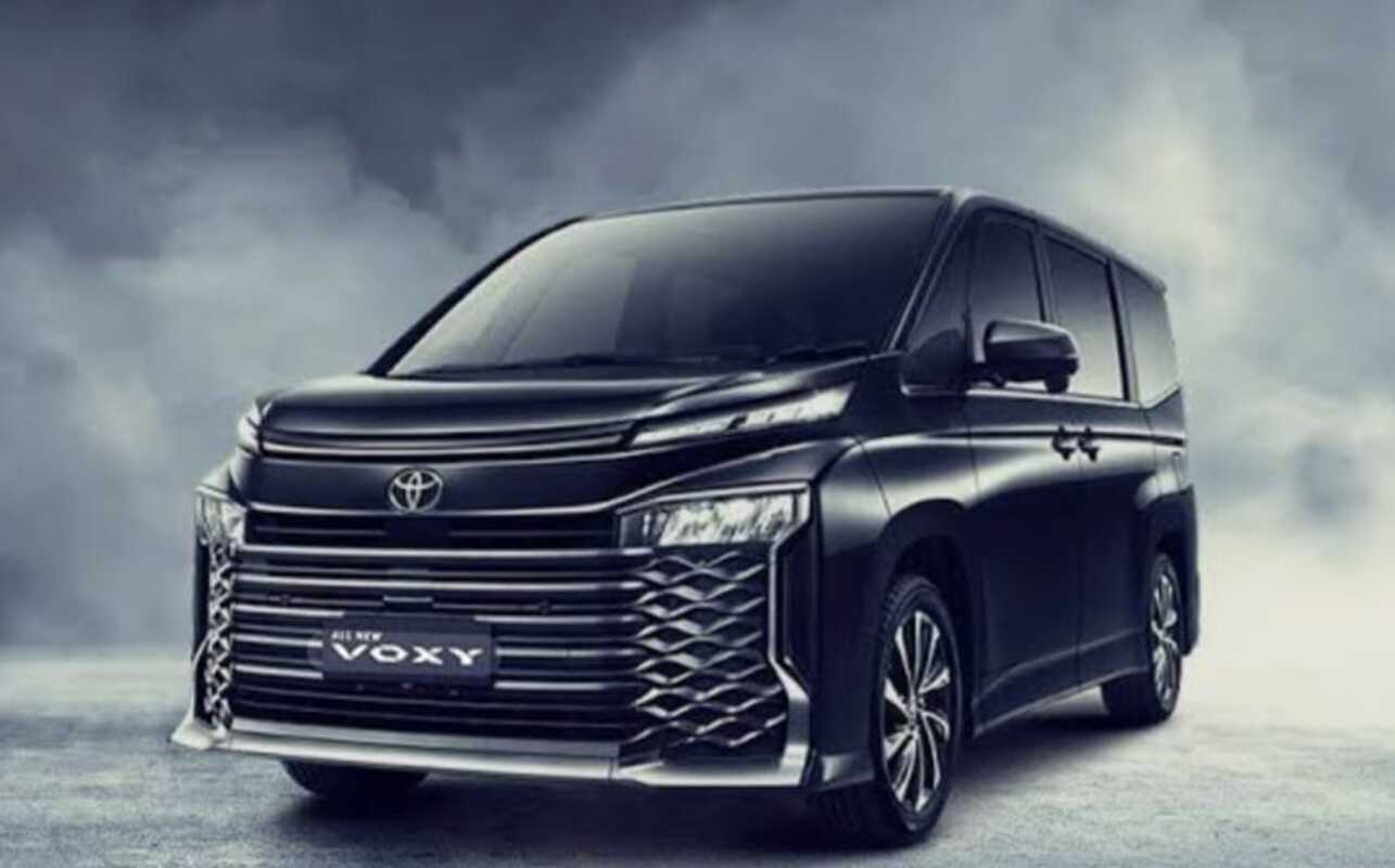 Toyota Voxy 2025 Hadirkan Desain Futuristik Fitur Modern dan Kenyamanan ...